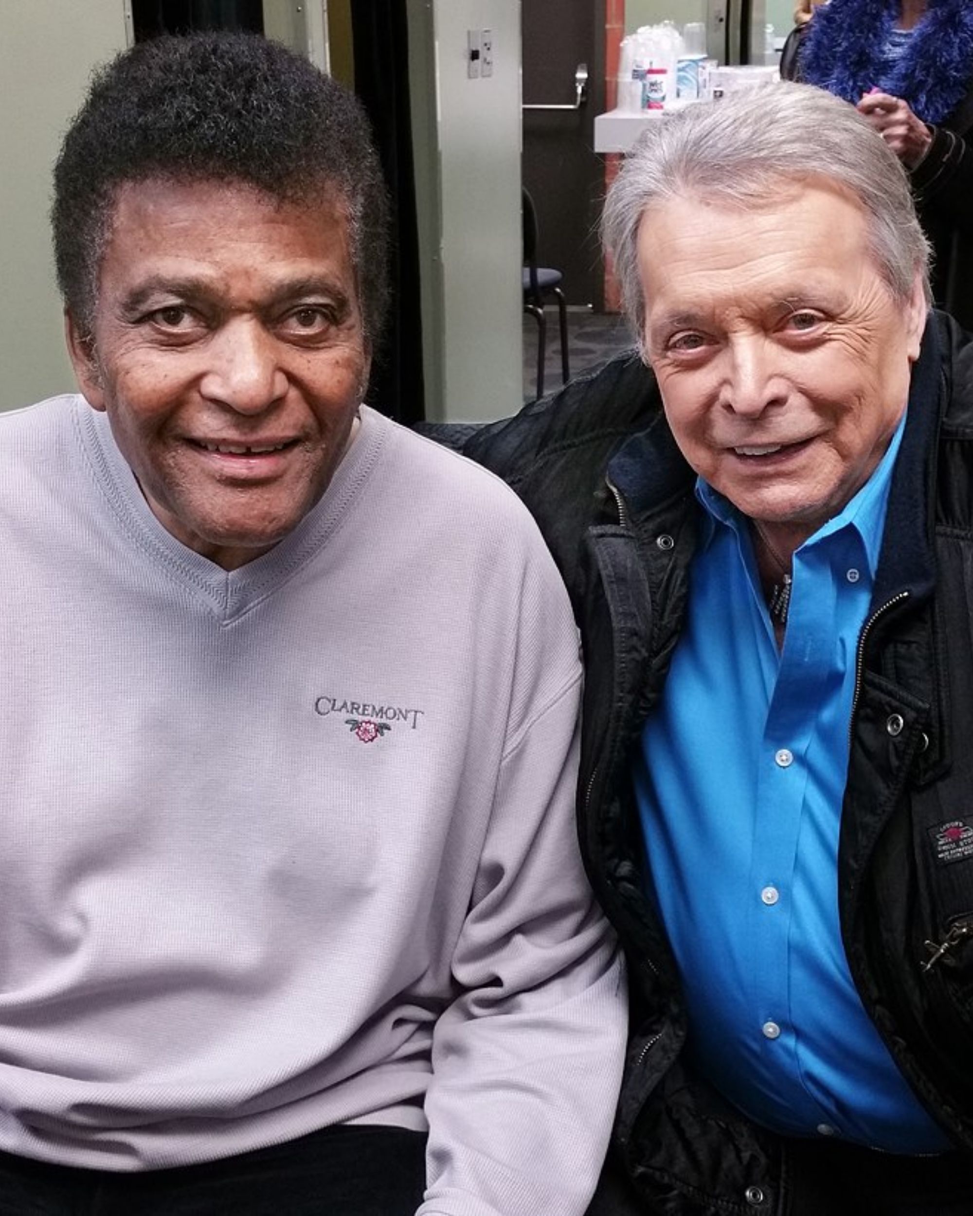Charlie Pride – Kiss an Angel Good Morning – Country Music
